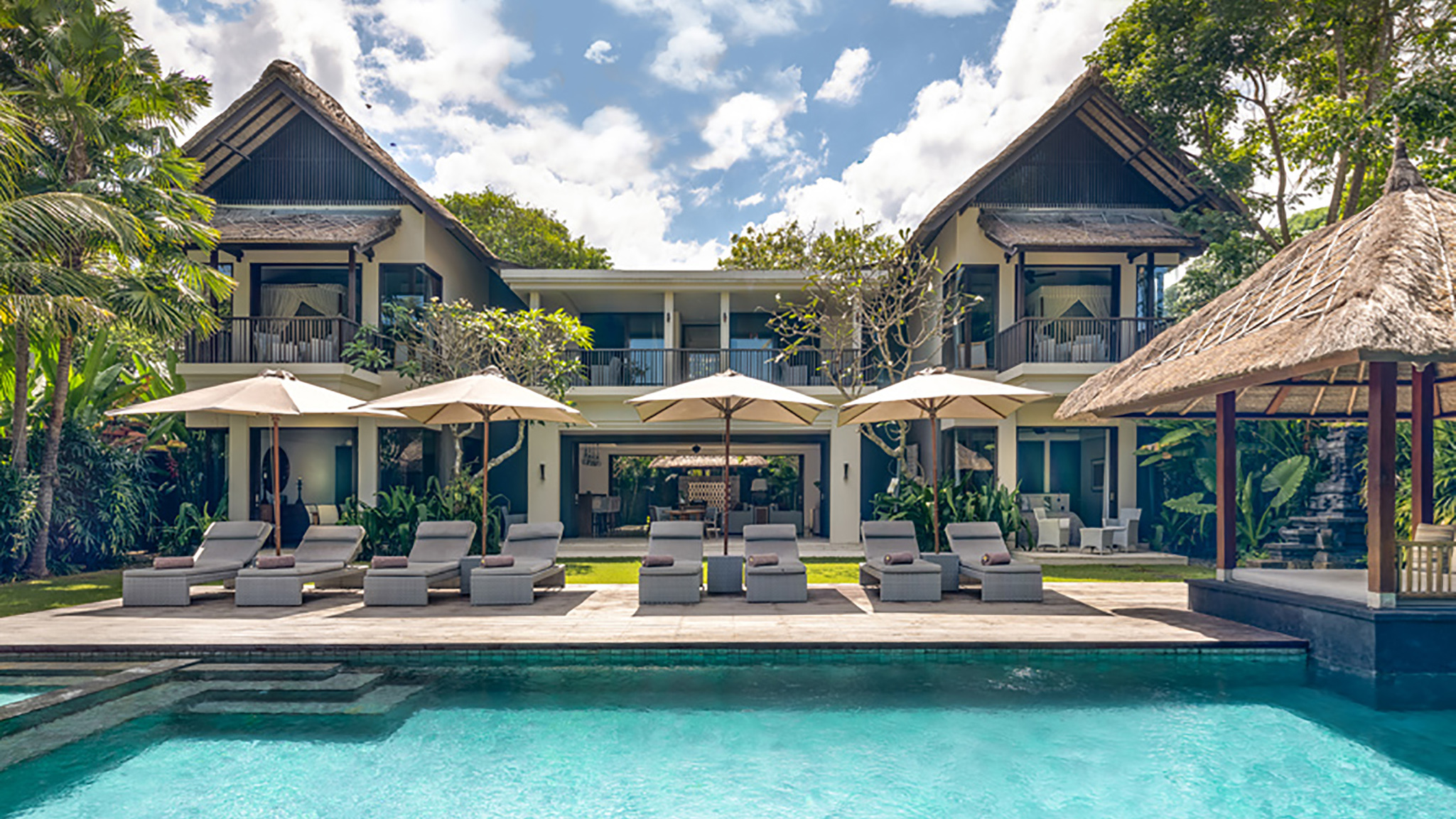 Photo Gallery | Seseh Beach Villas - Beachfront 11 Bedrooms Villa
